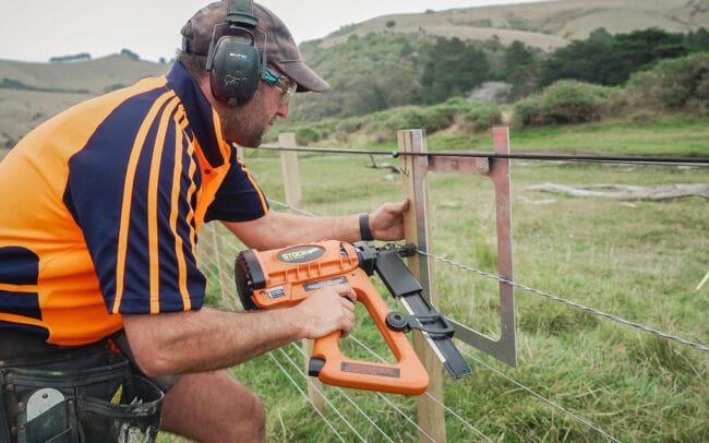 Fence Post Batten Stapler Gun | Cordless & Pneumatic Batten stapler gun