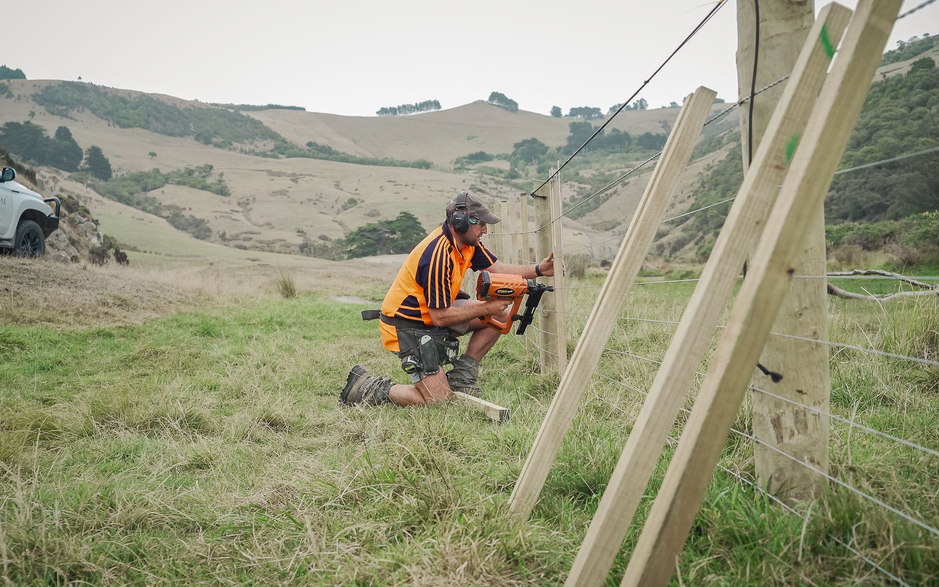 ST315i Cordless Batten Fencing Stapler Gun | Fencing Batten Stapler Gun